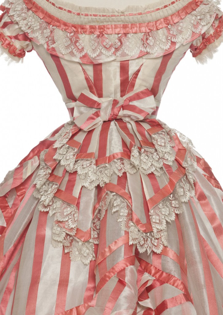 Louis Vuitton exhibit Robe a transformation avec corsage de bal, 1870 ...
