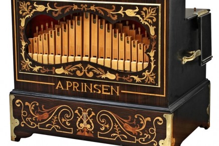 Modern Hand Cranked Organ - 2LUXURY2.COM