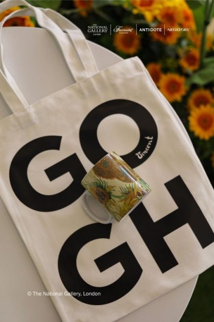 Van Gogh's Sunflowers Inspired This Distinctive Afternoon Tea ...