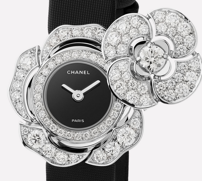 Chanel Bouton de Camélia makes time reading a precious and delicate moment