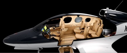 Safe Return: Cirrus Aircraft debuts emergency autolanding with the ...