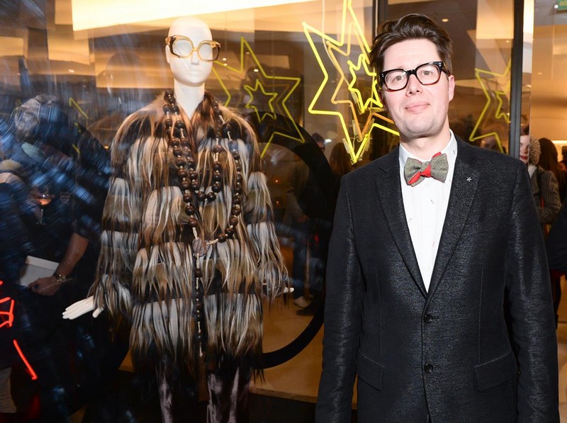 "Iris in Paris" - a tribute to the City of Light in Iris Apfel's ...