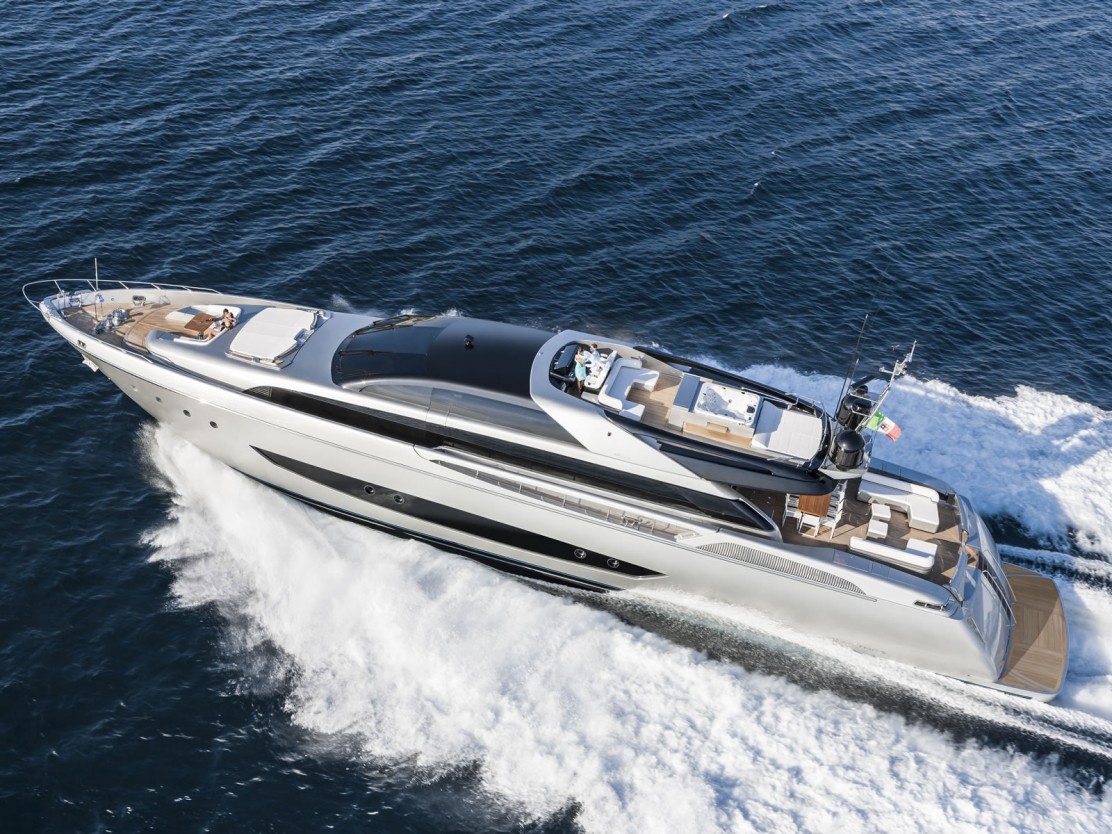 Riva's milestone and new mith: aluminium alloy 122'Mythos - 2LUXURY2.COM