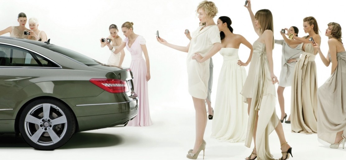 Women are progressively dominating the car-buying process - 2LUXURY2.COM